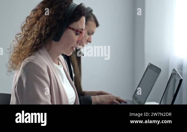 Dispatching service Stock Videos & Footage - HD and 4K Video Clips - Alamy