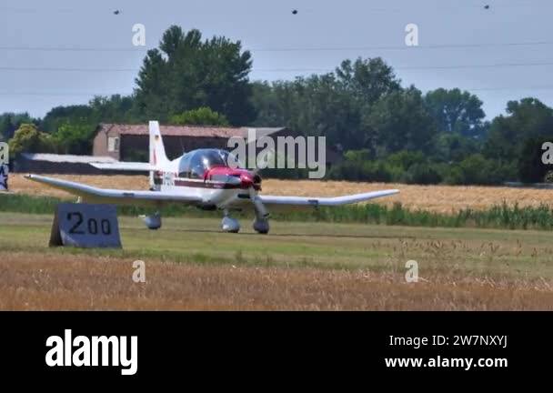 Single engine private general aviation Stock Videos & Footage - HD and ...
