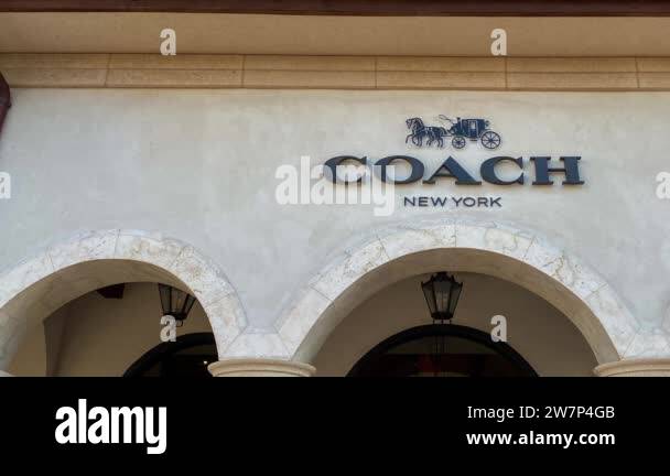 Coach store Stock Videos & Footage - HD and 4K Video Clips - Alamy