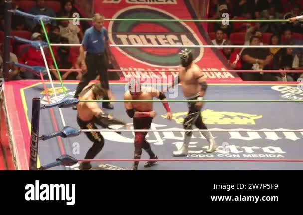 Ringside at the famous lucha libre mexican wrestling at arena mexico ...