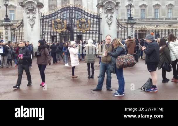 Royal clock buckingham palace Stock Videos & Footage - HD and 4K Video ...