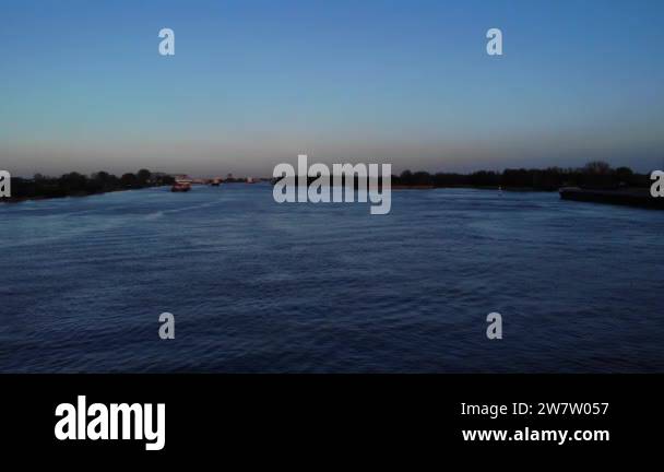 Maas rivier Stock Videos & Footage - HD and 4K Video Clips - Alamy