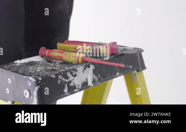 Gripper hand Stock Videos & Footage - HD and 4K Video Clips - Alamy