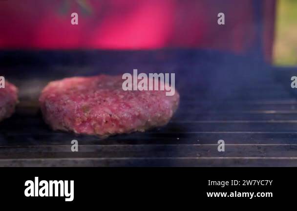 Minced beef patties with grilled burger patties. Preparation of beef ...