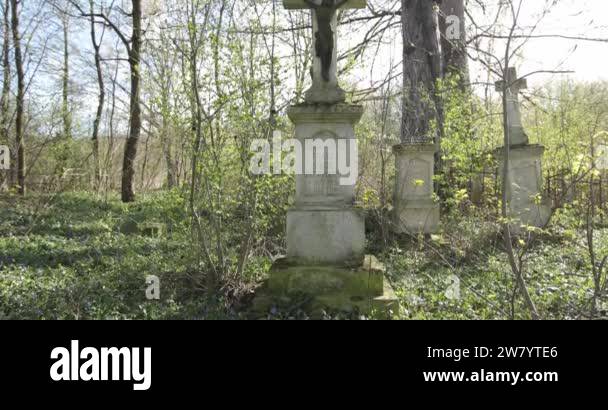 Tombstone graves in graveyard Stock Videos & Footage - HD and 4K Video ...