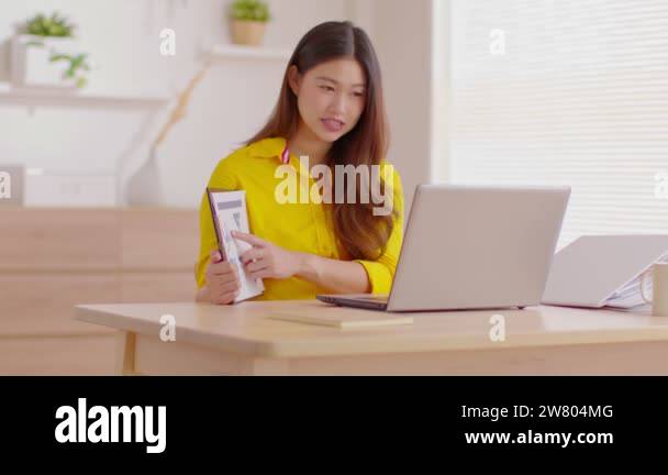Woman presenting talk conference Stock Videos & Footage - HD and 4K ...