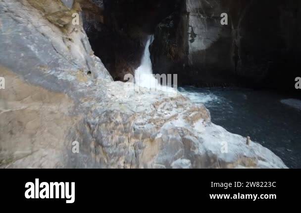 Rock ledge waterfall Stock Videos & Footage - HD and 4K Video Clips - Alamy