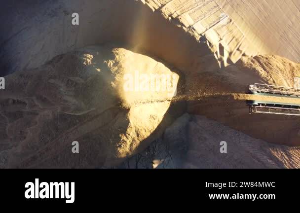 Potash conveyor belt Stock Videos & Footage - HD and 4K Video Clips - Alamy