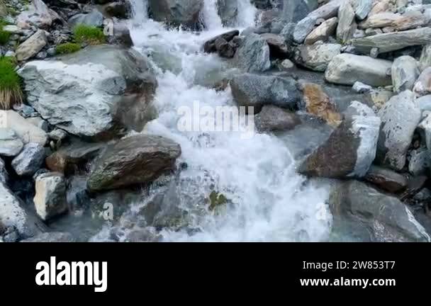 Flowing spring water Stock Videos & Footage - HD and 4K Video Clips - Alamy