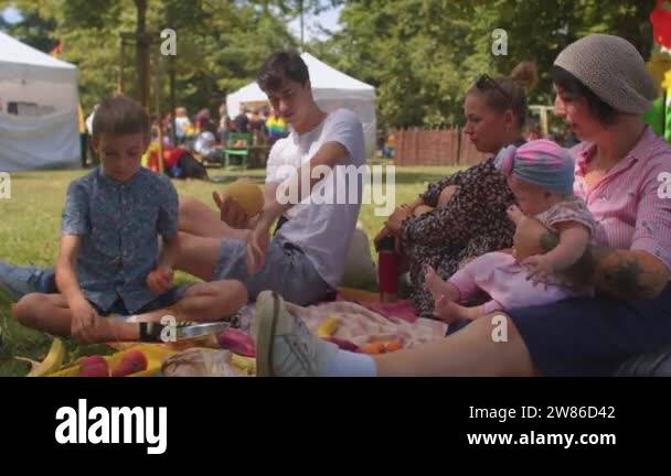 Juggler drop Stock Videos & Footage - HD and 4K Video Clips - Alamy