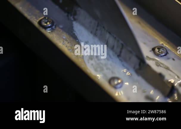 disk type oil skimmer for liquid flood coolant in modern cnc milling ...