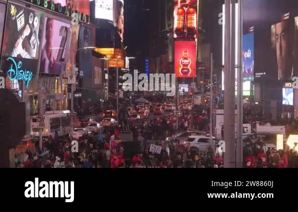 Crowded shop usa Stock Videos & Footage - HD and 4K Video Clips - Alamy