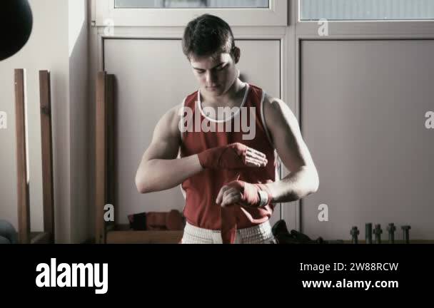 Fight poses Stock Videos & Footage - HD and 4K Video Clips - Alamy