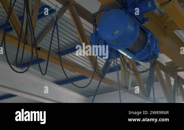 Wire cable hoisting Stock Videos & Footage - HD and 4K Video Clips - Alamy