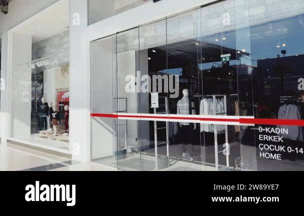 Hm brand logo Stock Videos & Footage - HD and 4K Video Clips - Alamy