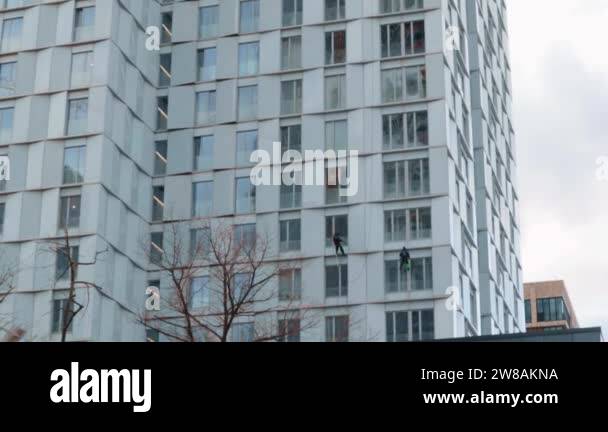 Skyscraper repair Stock Videos & Footage - HD and 4K Video Clips - Alamy