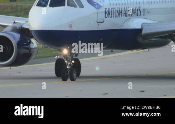 Airbus 320 taxiing Stock Video Footage - Alamy