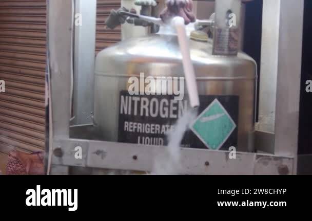 Nitrogen cylinders Stock Videos & Footage - HD and 4K Video Clips - Alamy