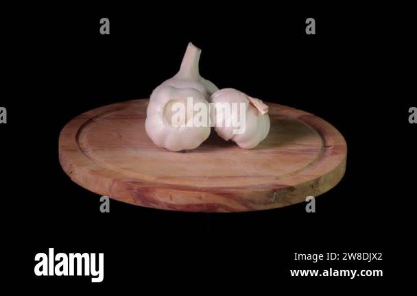Garlic spinning on a tray Stock Video Footage - Alamy