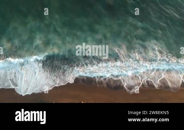Ariel view of waves Stock Videos & Footage - HD and 4K Video Clips - Alamy