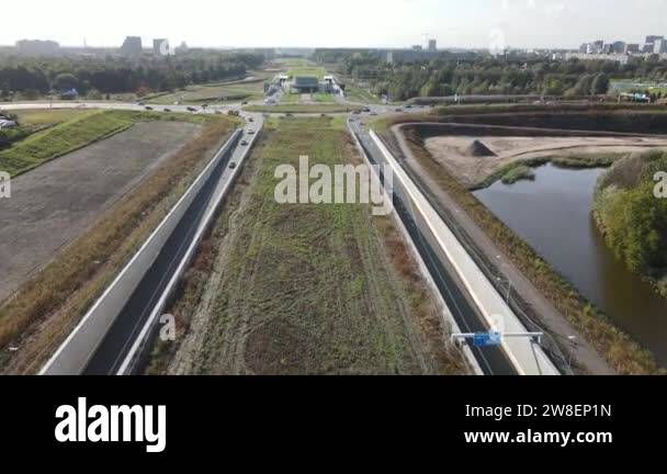 Traffic intersection, connecting the Gaasperdammertunnel, the A9 ...