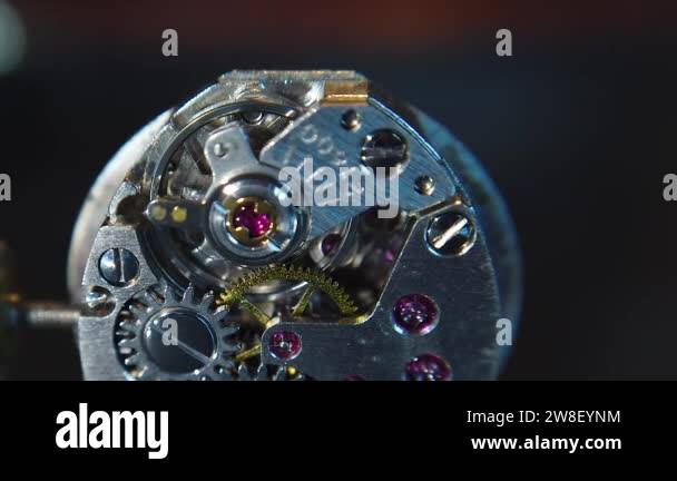 Rotating Pendulum Stock Videos Footage Hd And 4k Video Clips Alamy