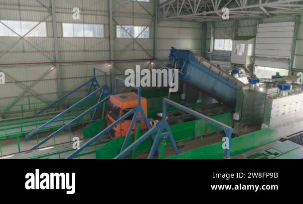 Grain unloading Stock Videos & Footage - HD and 4K Video Clips - Alamy