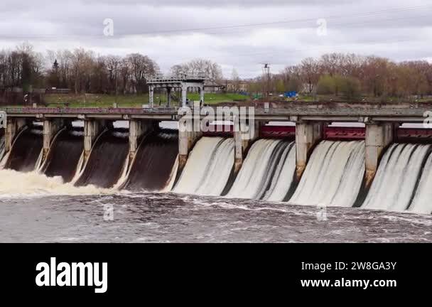 Hydroelectric power station. Technical discharge of water. Dam with ...