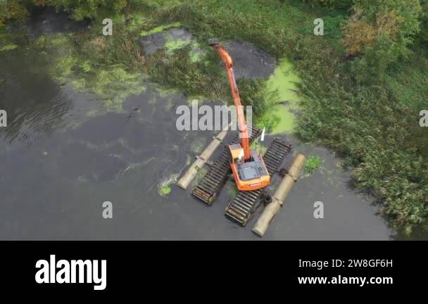 Dredging clam shells Stock Videos & Footage - HD and 4K Video Clips - Alamy