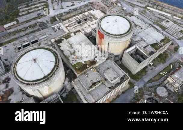 Reactor tower Stock Videos & Footage - HD and 4K Video Clips - Alamy