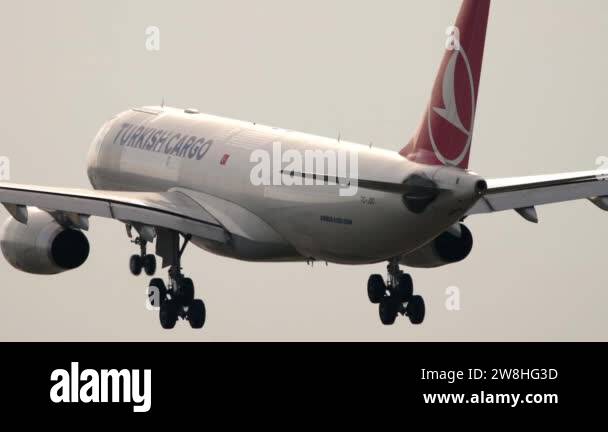 Turkish plane Stock Videos & Footage - HD and 4K Video Clips - Alamy