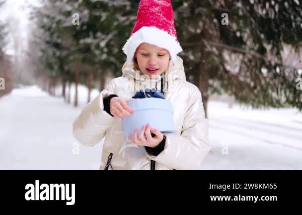 Shocked box Stock Videos & Footage - HD and 4K Video Clips - Alamy