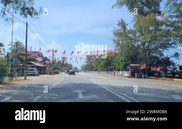 Overhead flags Stock Videos & Footage - HD and 4K Video Clips - Alamy