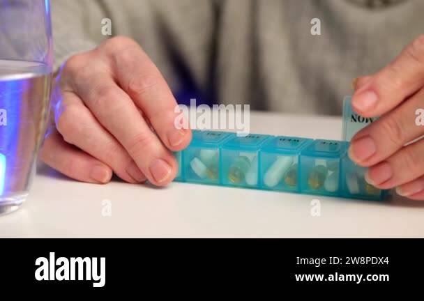 Omega 3 capsule Stock Videos & Footage - HD and 4K Video Clips - Alamy