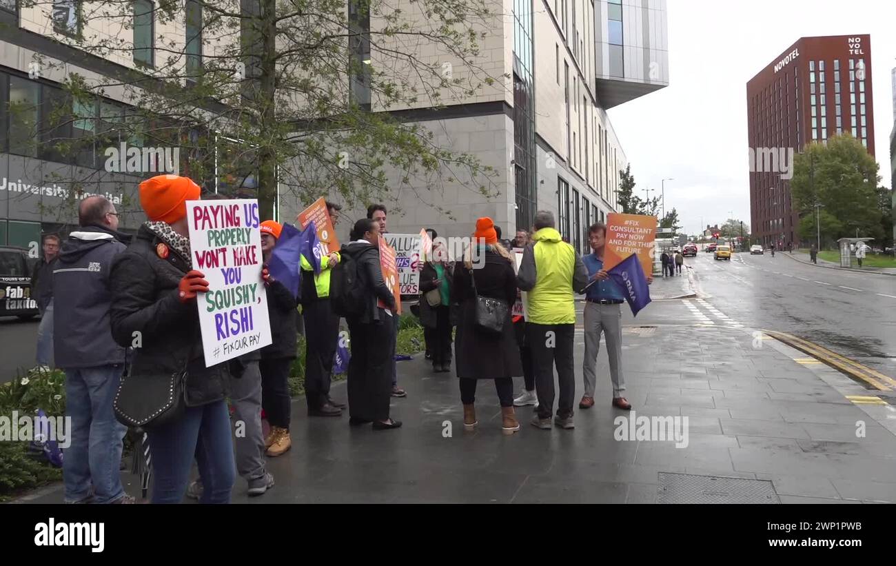 Nhs pay strike Stock Videos & Footage - HD and 4K Video Clips - Alamy