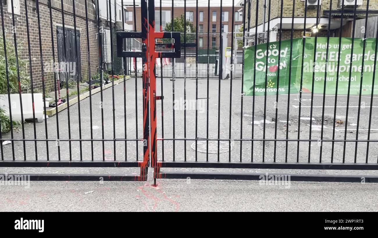 Primary school gates Stock Videos & Footage - HD and 4K Video Clips - Alamy