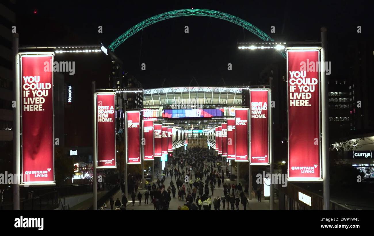 Wembley point Stock Videos & Footage - HD and 4K Video Clips - Alamy