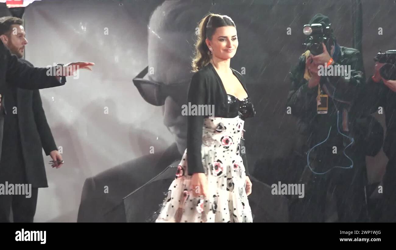 Penelope cruz Stock Videos & Footage - HD and 4K Video Clips - Alamy