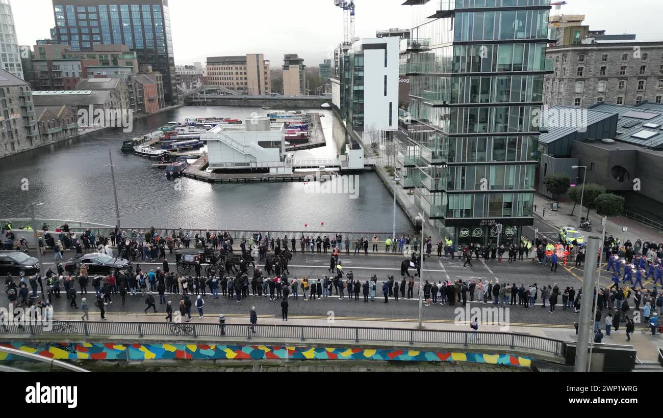 Mac mahon bridge Stock Videos & Footage - HD and 4K Video Clips - Alamy