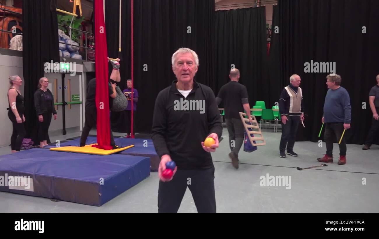 Classes teach Stock Videos & Footage - HD and 4K Video Clips - Alamy