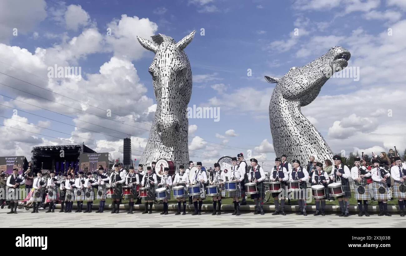 Bands play Stock Videos & Footage - HD and 4K Video Clips - Alamy