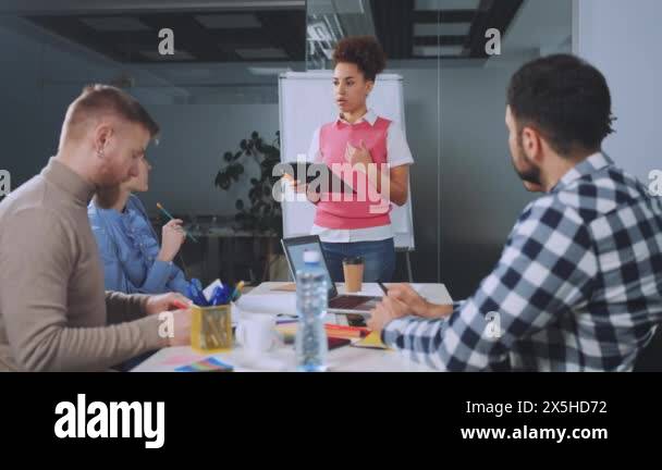 Moment of discussion Stock Videos & Footage - HD and 4K Video Clips - Alamy