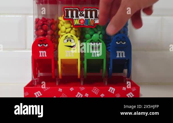 M and ms peanut candy Stock Videos & Footage - HD and 4K Video Clips ...