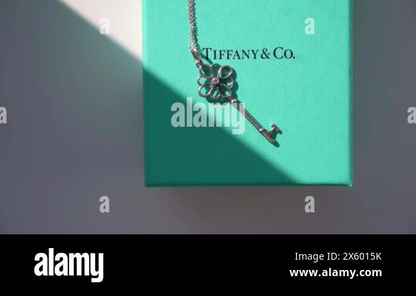 Tiffany co gold box Stock Videos & Footage - HD and 4K Video Clips - Alamy