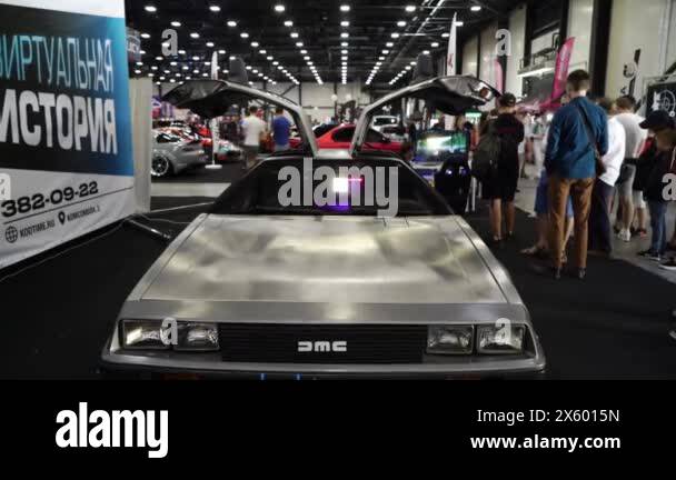 Delorean dmc 12 car Stock Videos & Footage - HD and 4K Video Clips - Alamy