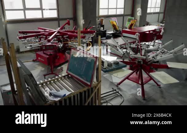 A 3D printer creates complex designs that work in real time Stock Video ...