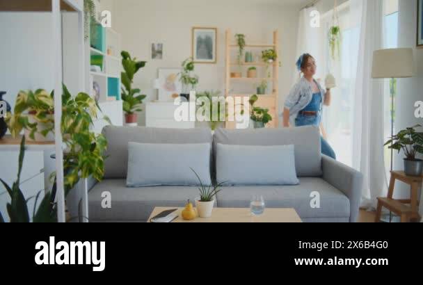 Completion on house Stock Videos & Footage - HD and 4K Video Clips - Alamy