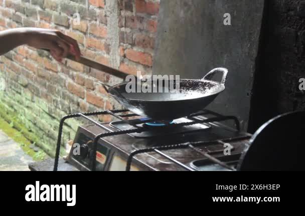Pan on fire on a typical gas stove Stock Videos & Footage - HD and 4K ...