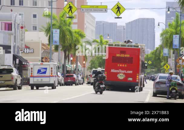 Red bus tours Stock Videos & Footage - HD and 4K Video Clips - Alamy
