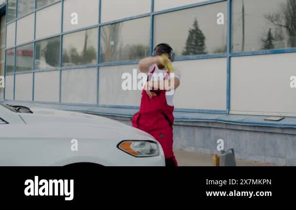 Car repair shop outside Stock Videos & Footage - HD and 4K Video Clips ...